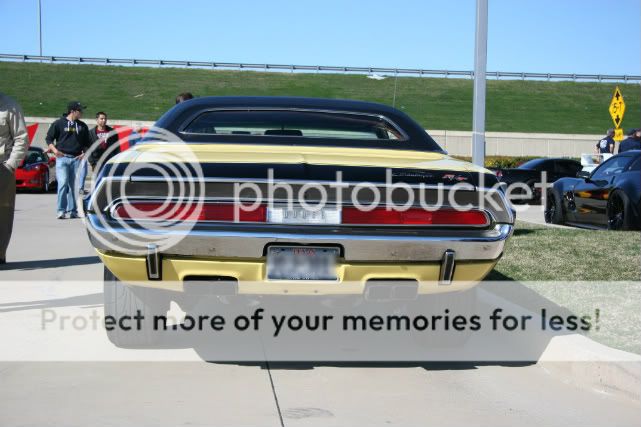 Challenger script and R/T emblem on spoiler | Dodge Challenger Forum